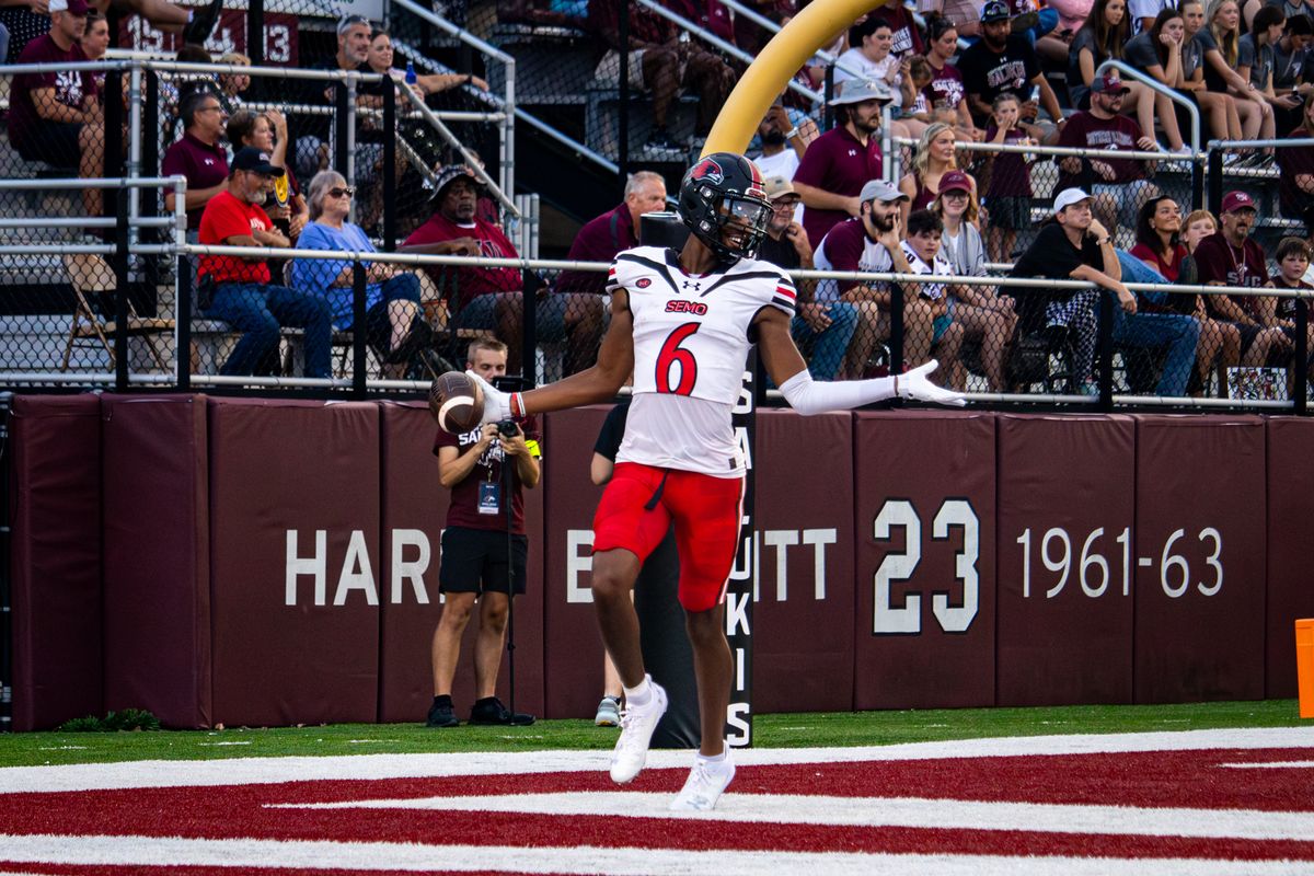 Catching greatness: Dorian Anderson's stellar start to his senior seas...