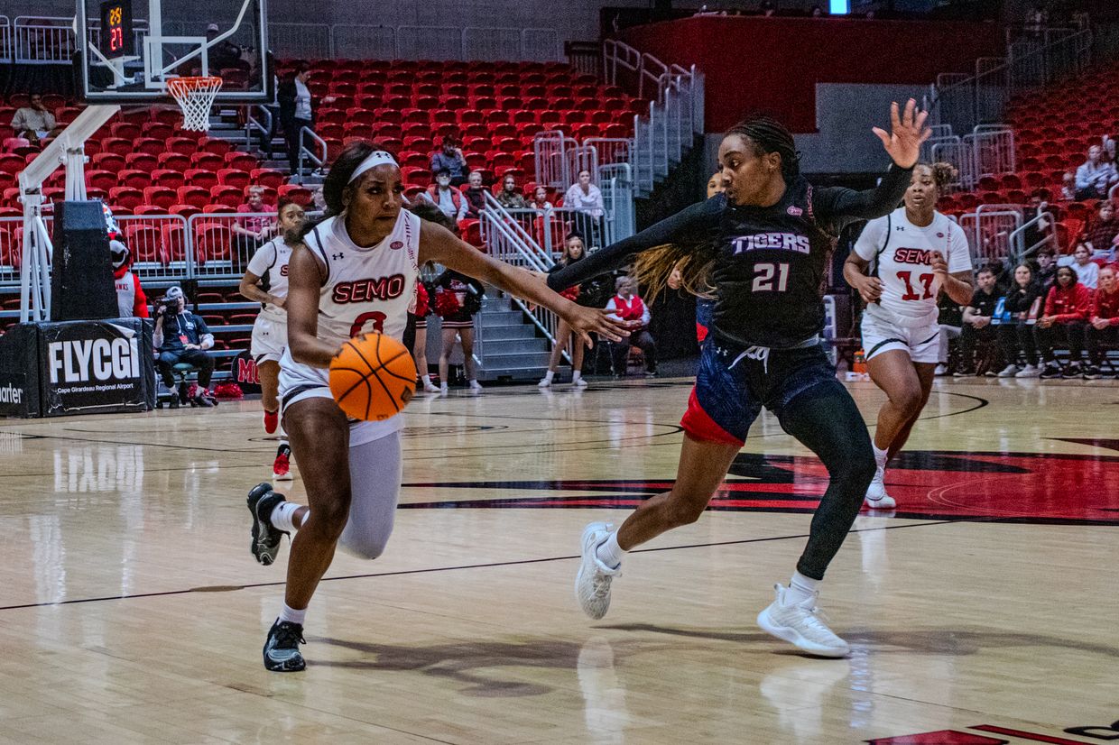 Women’s basketball falls short in 70-62 loss to Tennessee St...