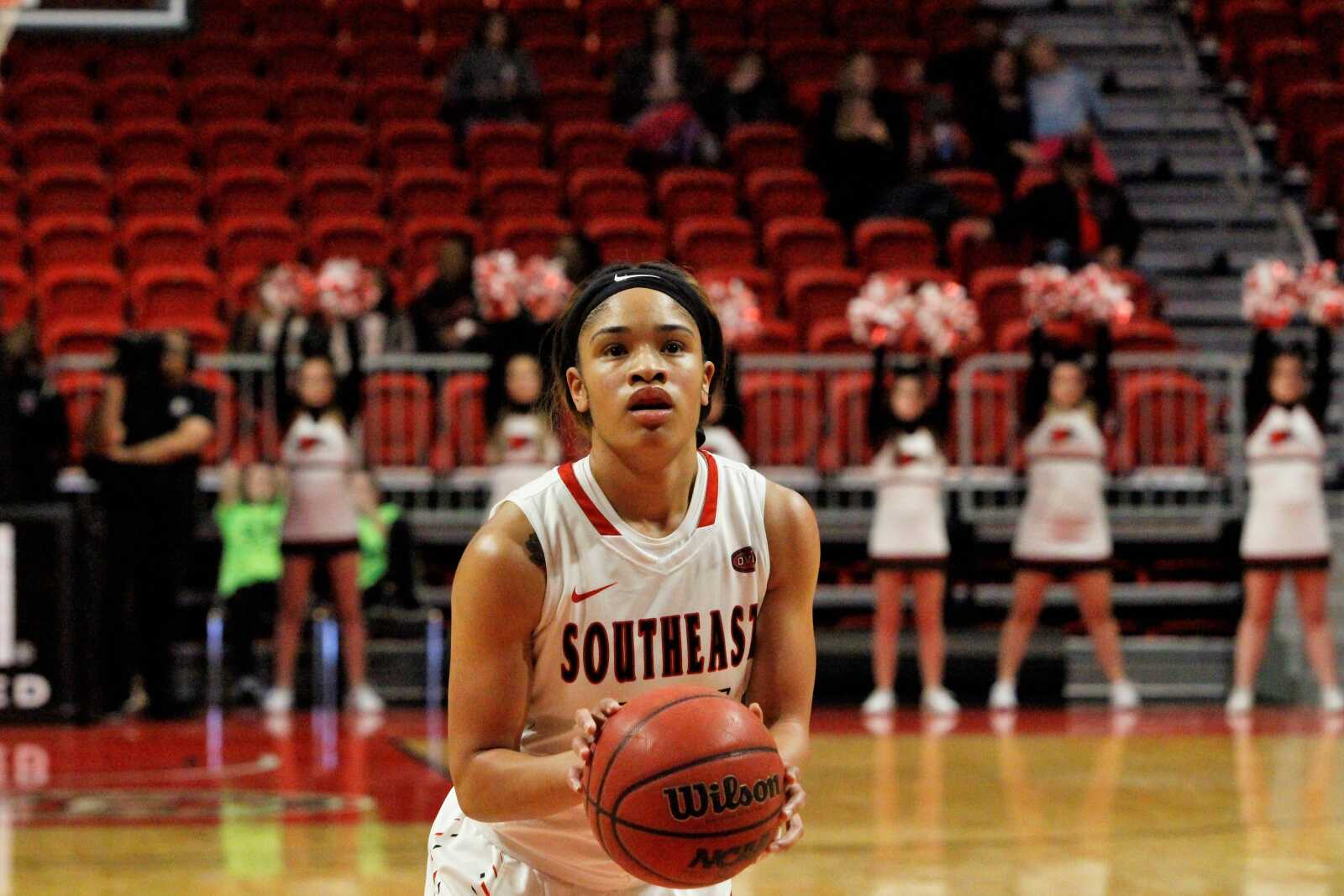 Tesia Thompson wins OVC Freshman of the Year