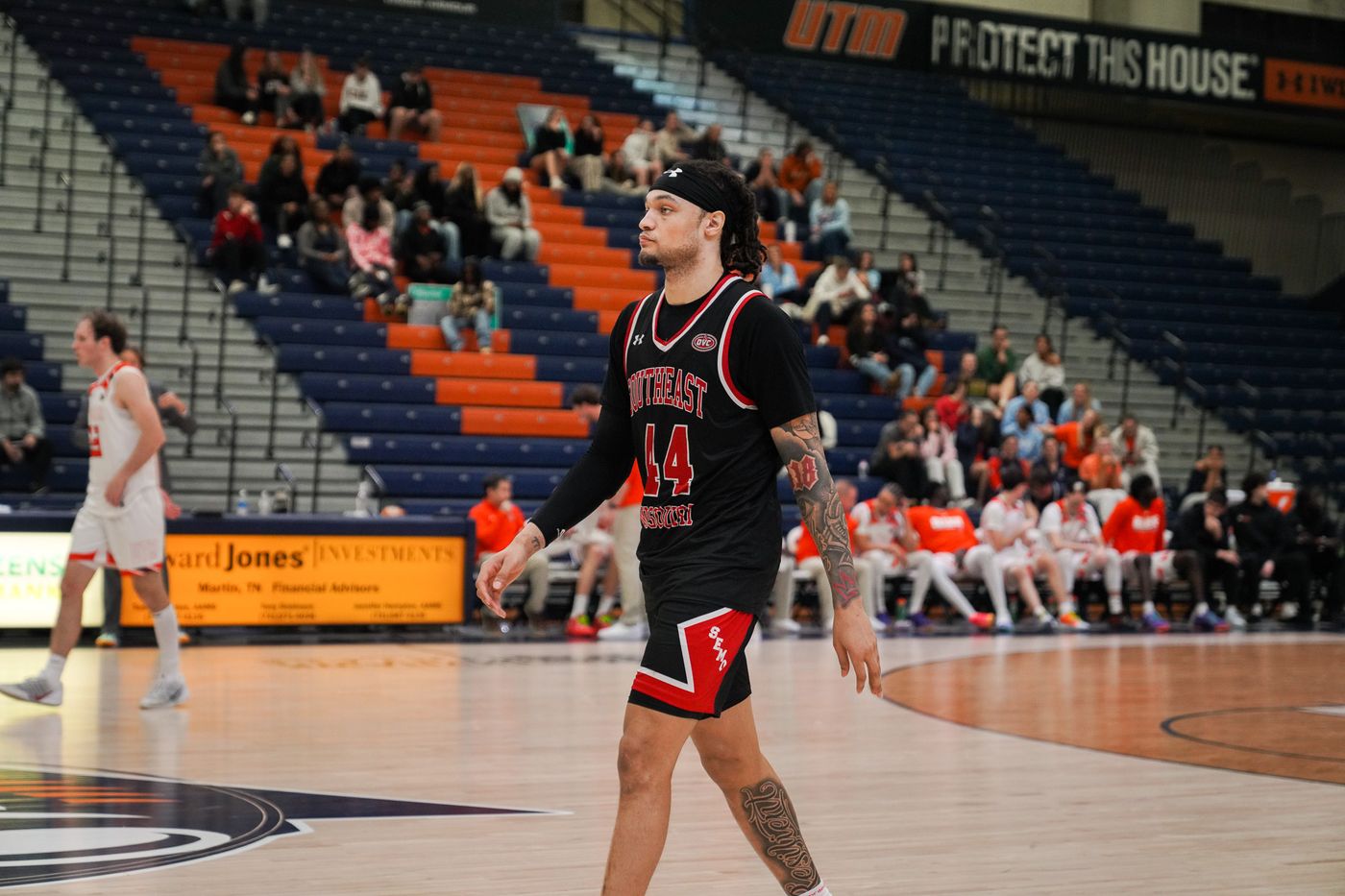 SEMO men’s basketball claims first in OVC after knocking off...