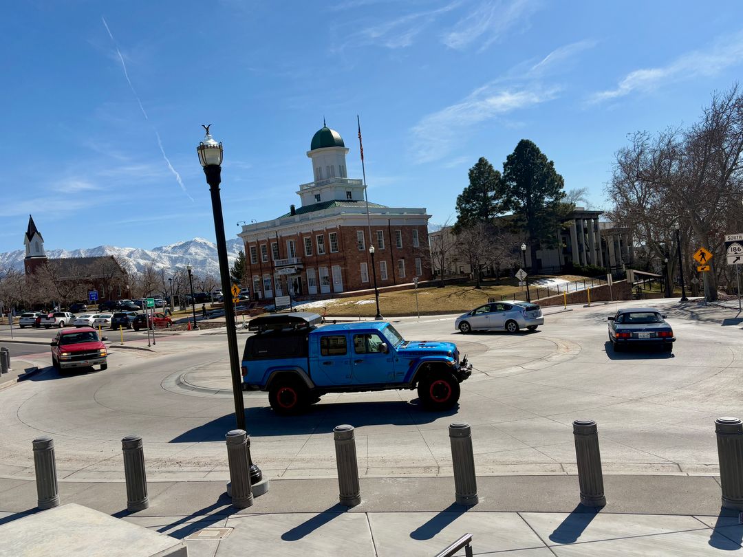 Utah House passes bill ending turn-signal requirements for r...
