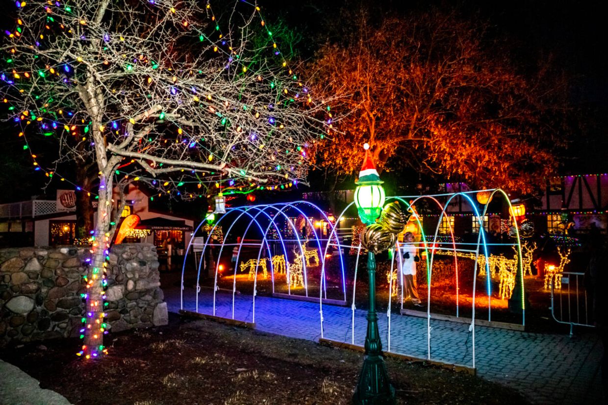 Where to find metro Detroit's best holiday lights, events and activiti...
