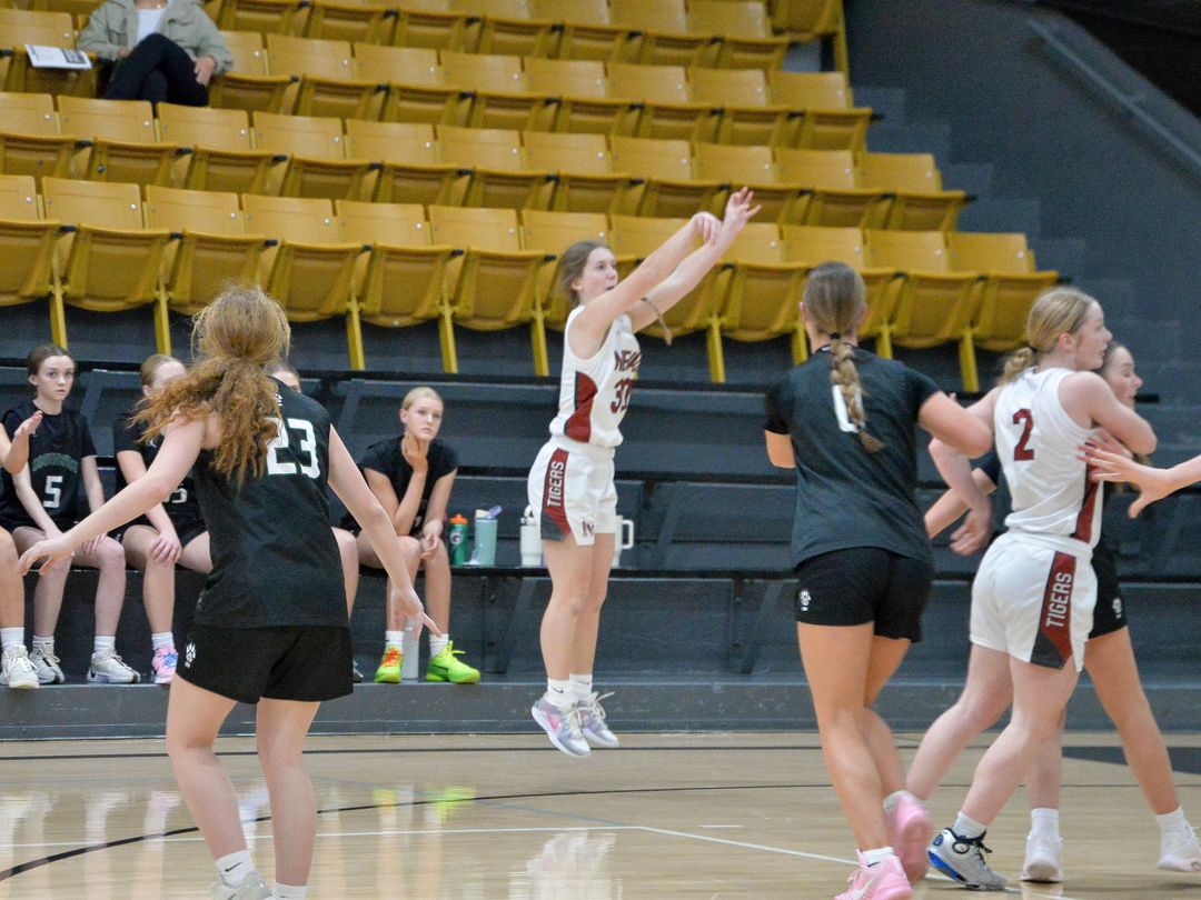 Lady Tigers basketball squad split pair at Frontenac Tournament