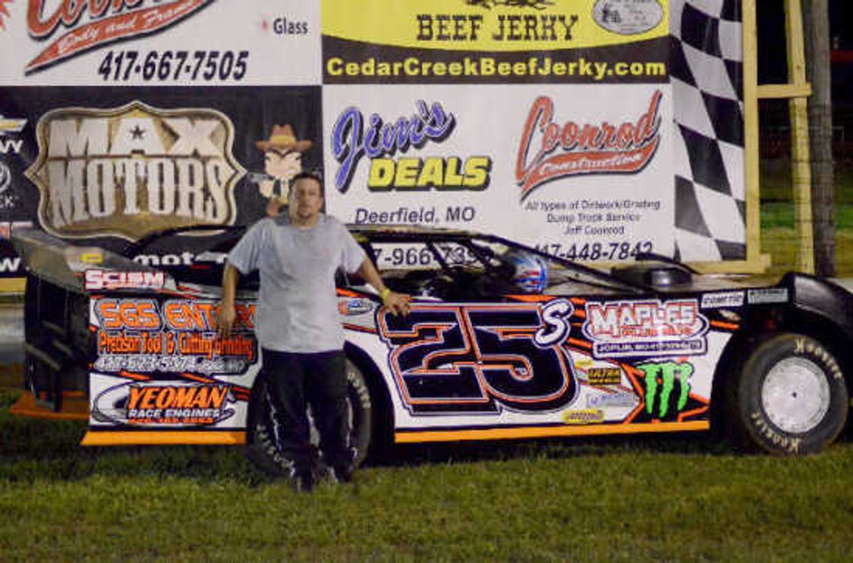 Racers entertain at Nevada's I-49 Speedway track