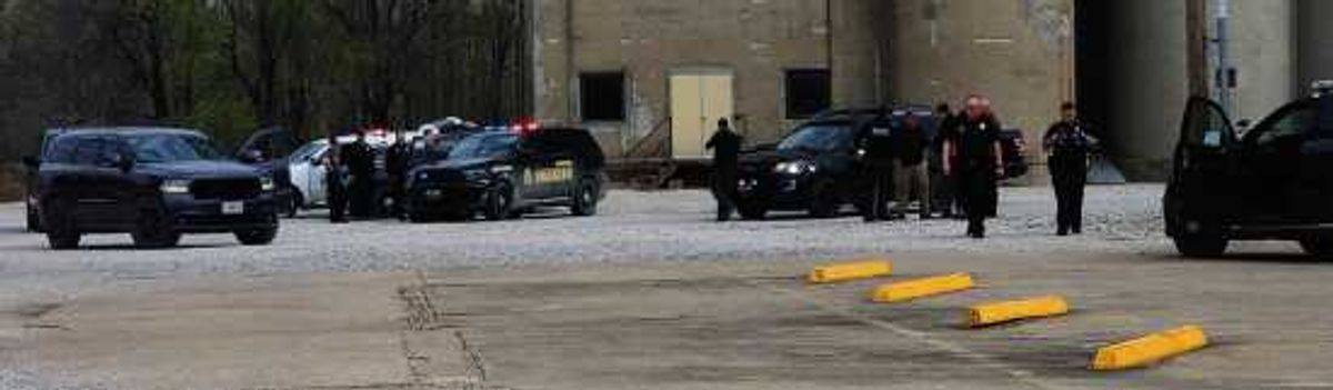 Man who allegedly abducted child is pursued 40 miles to Fort...