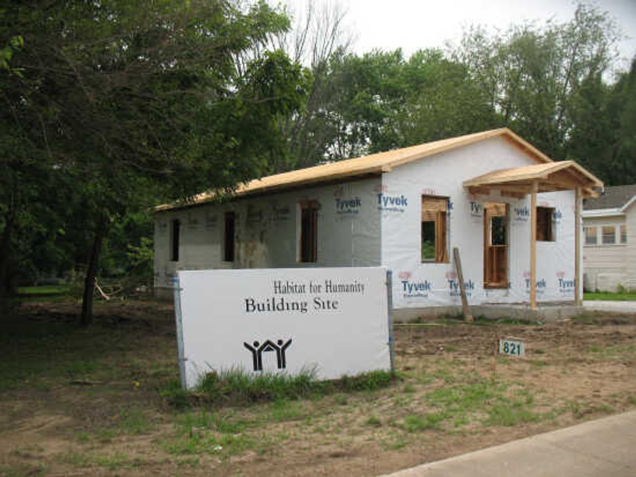 Local Habitat chapter builds Energy Star home
