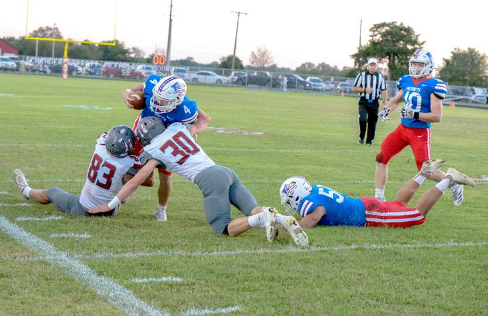 Football Tigers Move to 4-1 with road victory over East Newton
