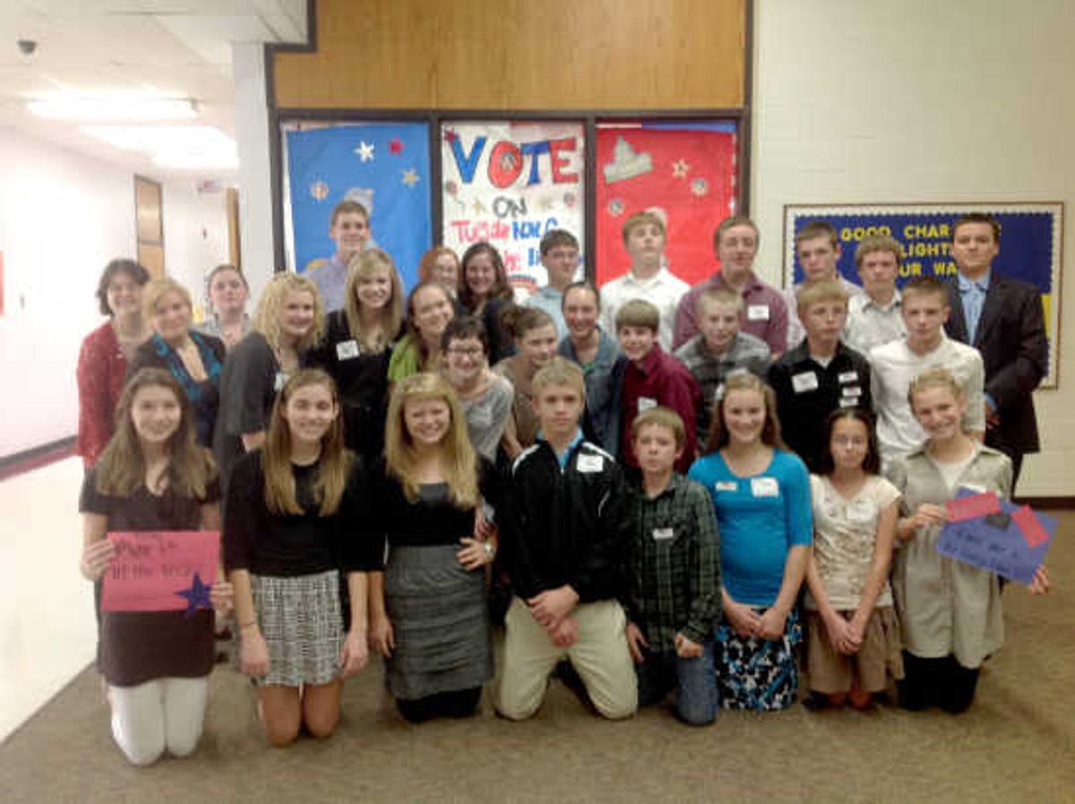 Mock election favors Romney