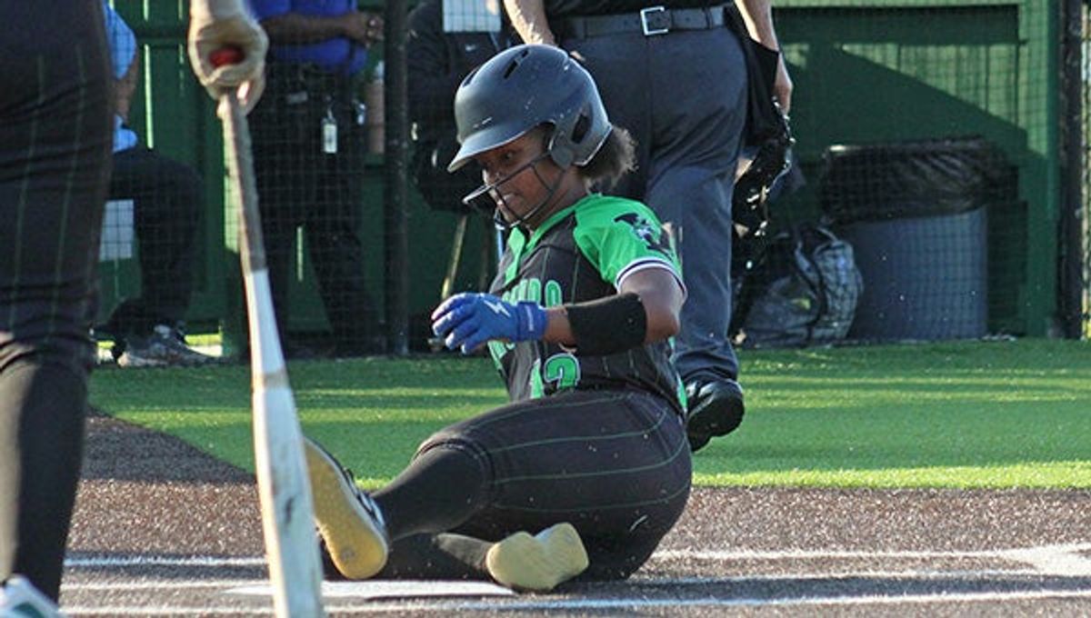 Missy Gators rip apart Ridgeland, close in on playoff berth