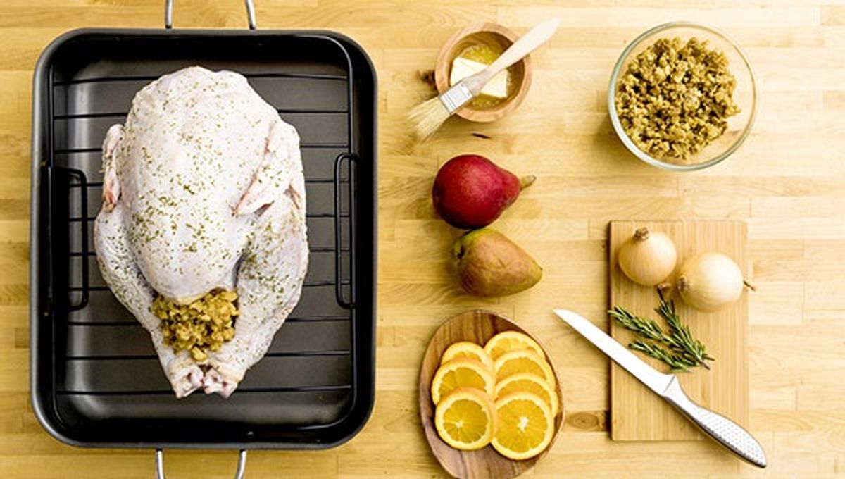 Students offer tips and tricks on how to prepare the Thanksgiving turk...