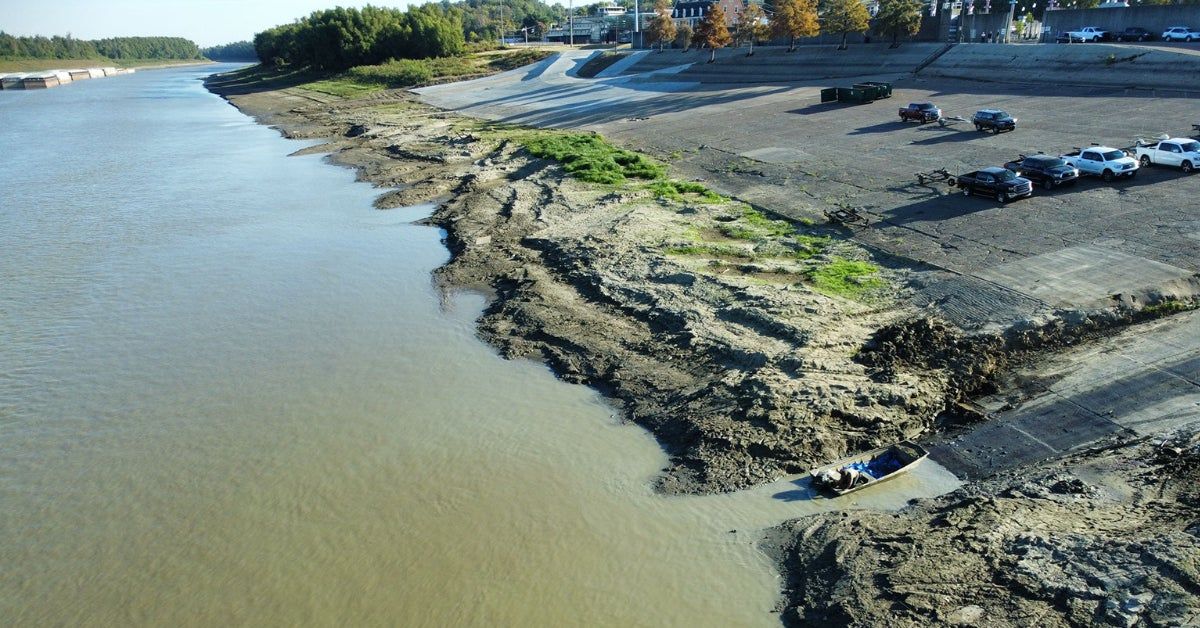 Mississippi River level goes below zero; rise expected thanks to rainf...