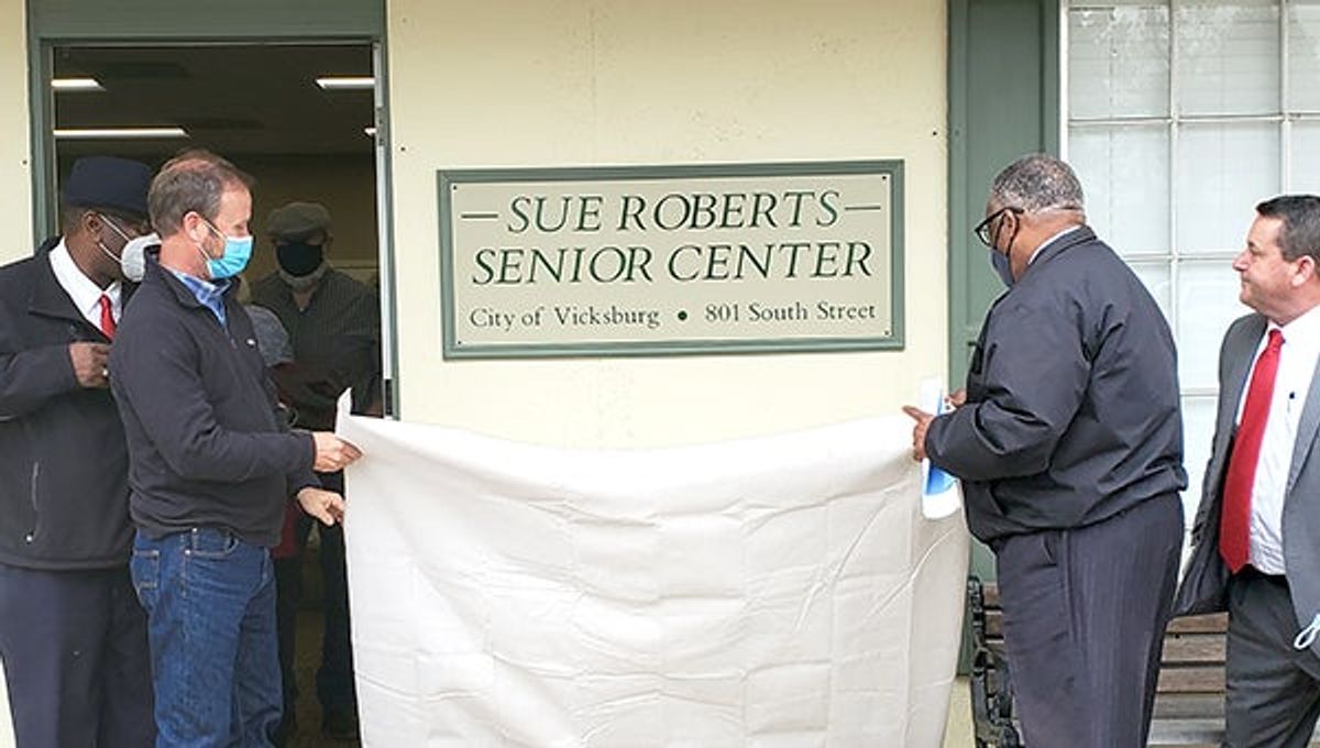 City officials honor long-term employee Sue Roberts, dedicate senior c...