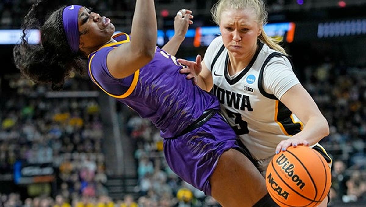 Iowa topples LSU to reach Women's Final Four