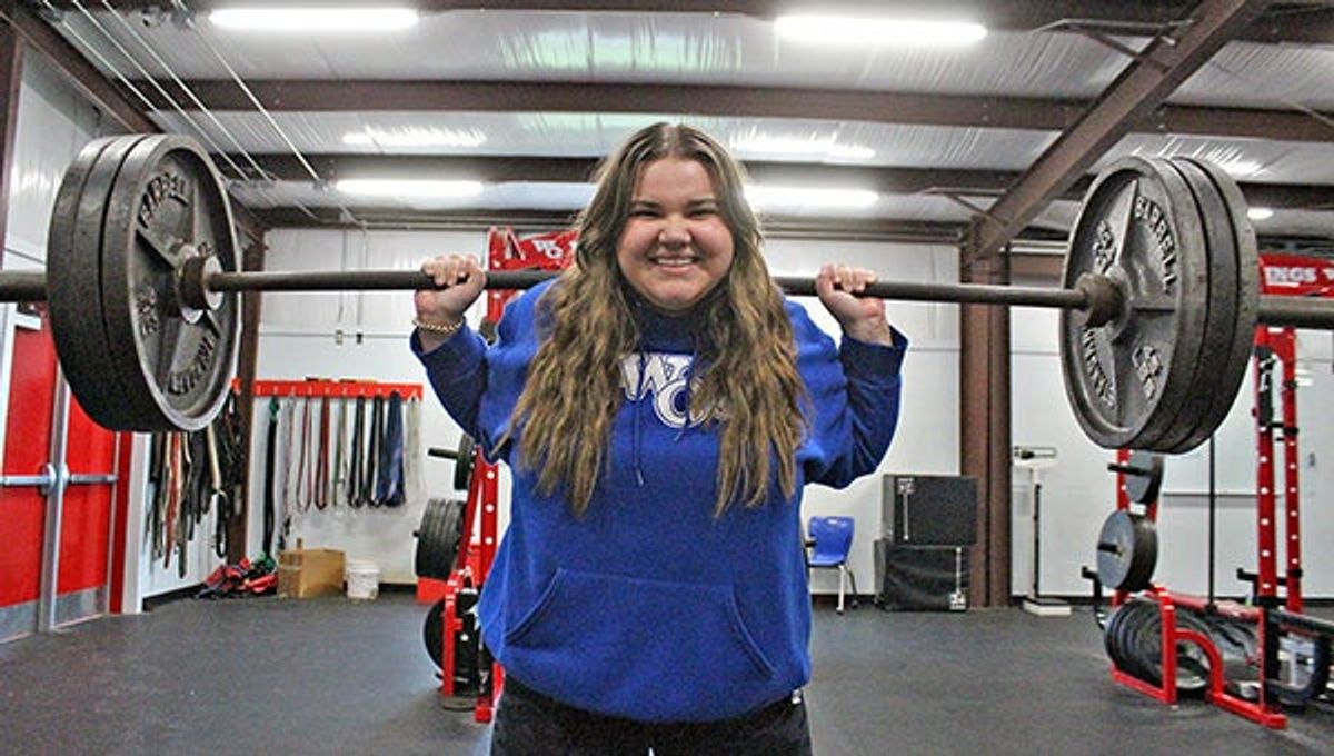 Warren Central's Wallace takes aim at powerlifting state championship