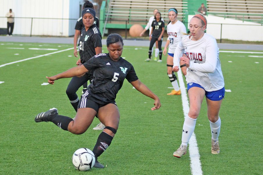 Missy Gators' season ends with playoff loss to Saltillo