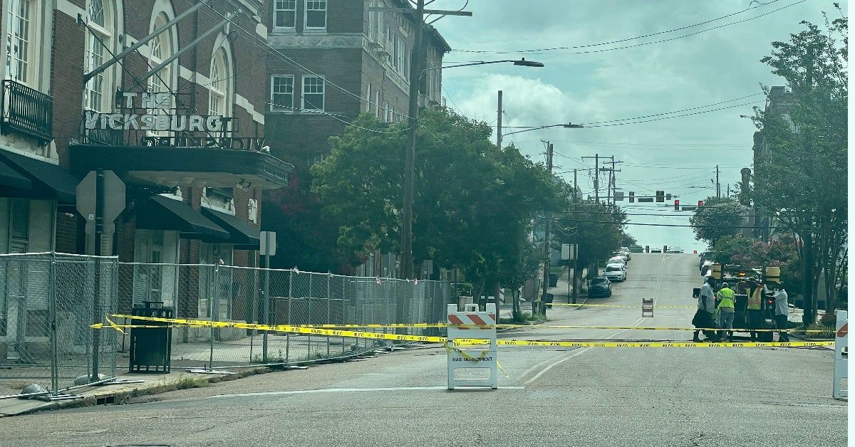 Portion of Clay Street blocked downtown for work on Vicksburg Hotel