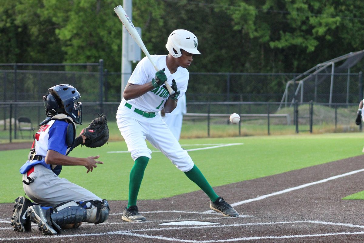 Gators sweep rare tripleheader to win second straight baseball region ...