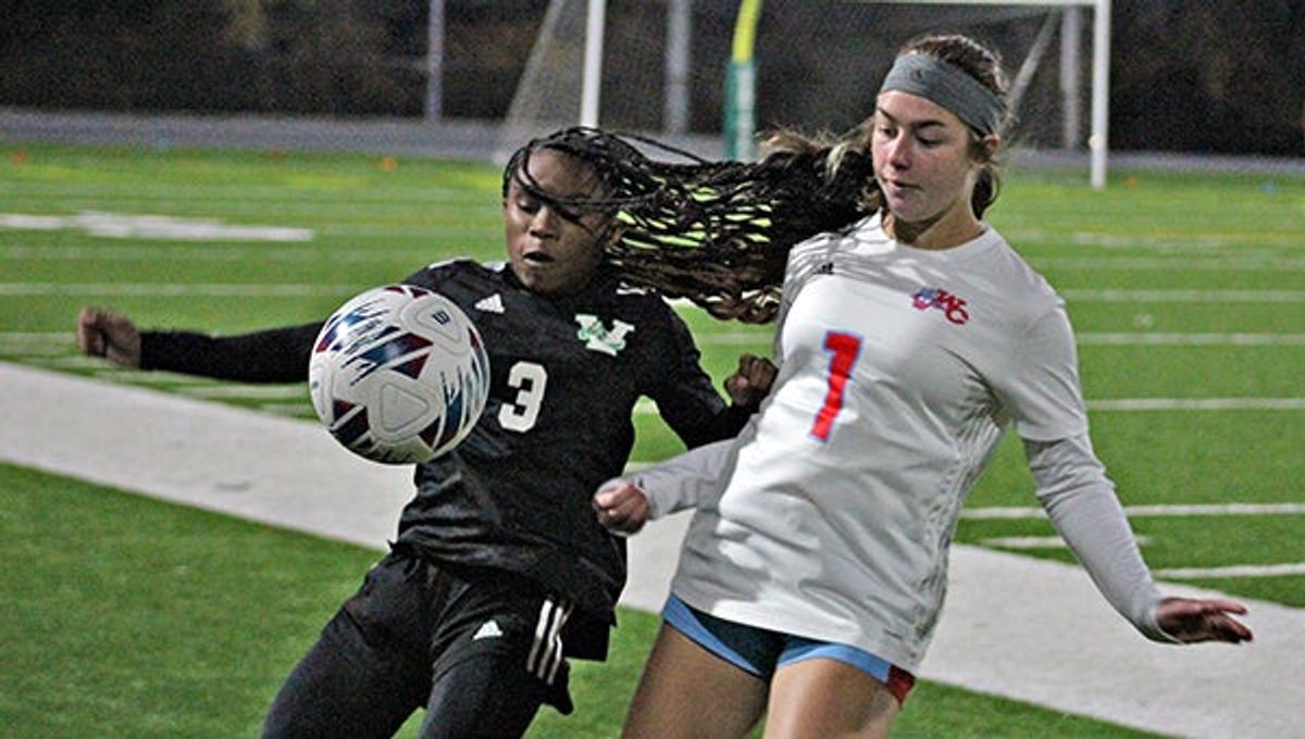 Hall's header hands Warren Central a win over Vicksburg