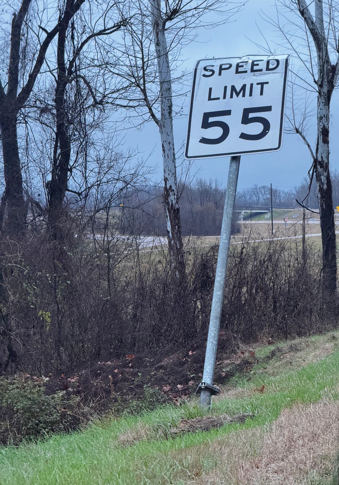 PLEASE FIX: Bent speed limit sign on Highway 61 N