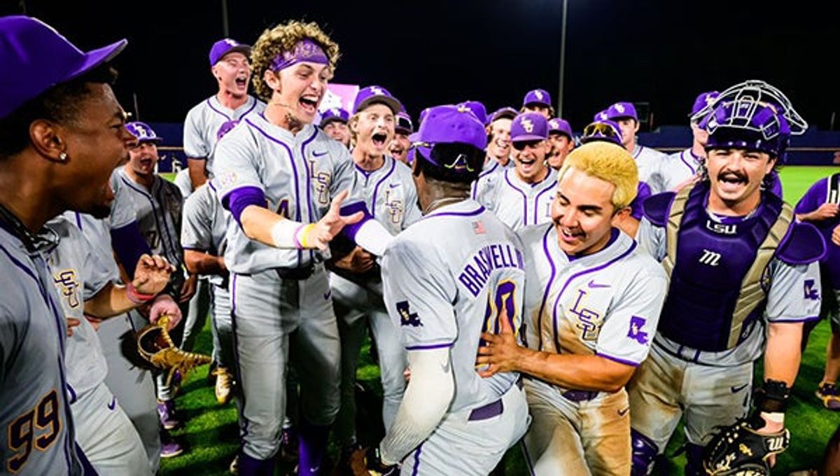 LSU rallies late to beat South Carolina, advances to SEC semifinals