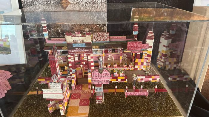 Margaret's Castle: Oxford artist captures the spirit of Margaret’s Gro...