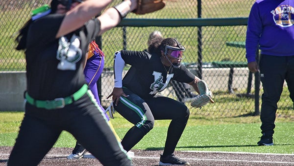 Missy Gators clobber Columbus in softball region opener