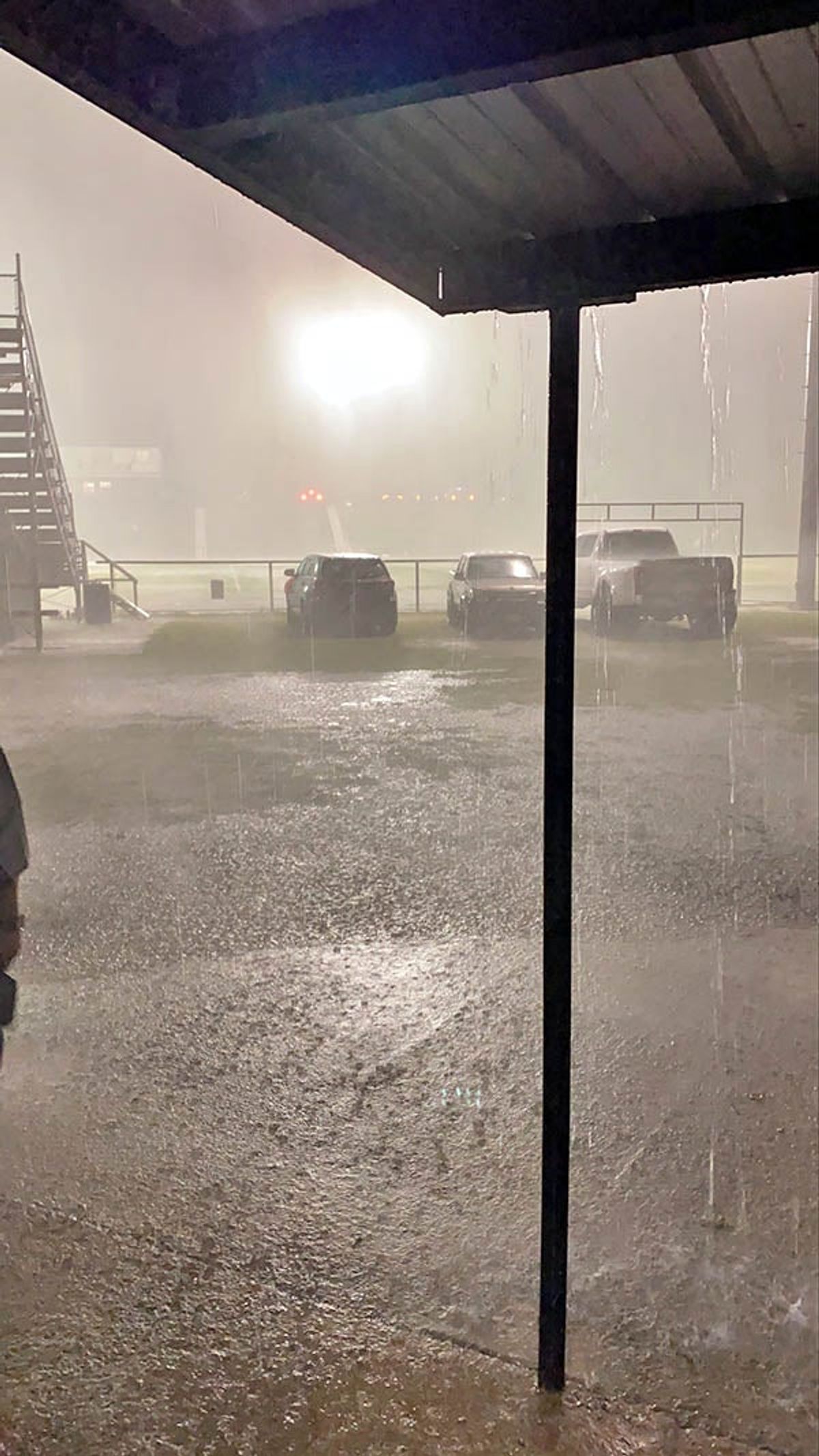 Cathedral, rain flood out the Flashes