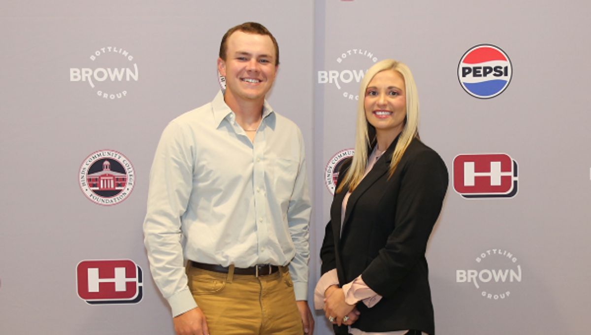 Dawson Muenzenmay receives Waring Oil Company, LLC Scholarship
