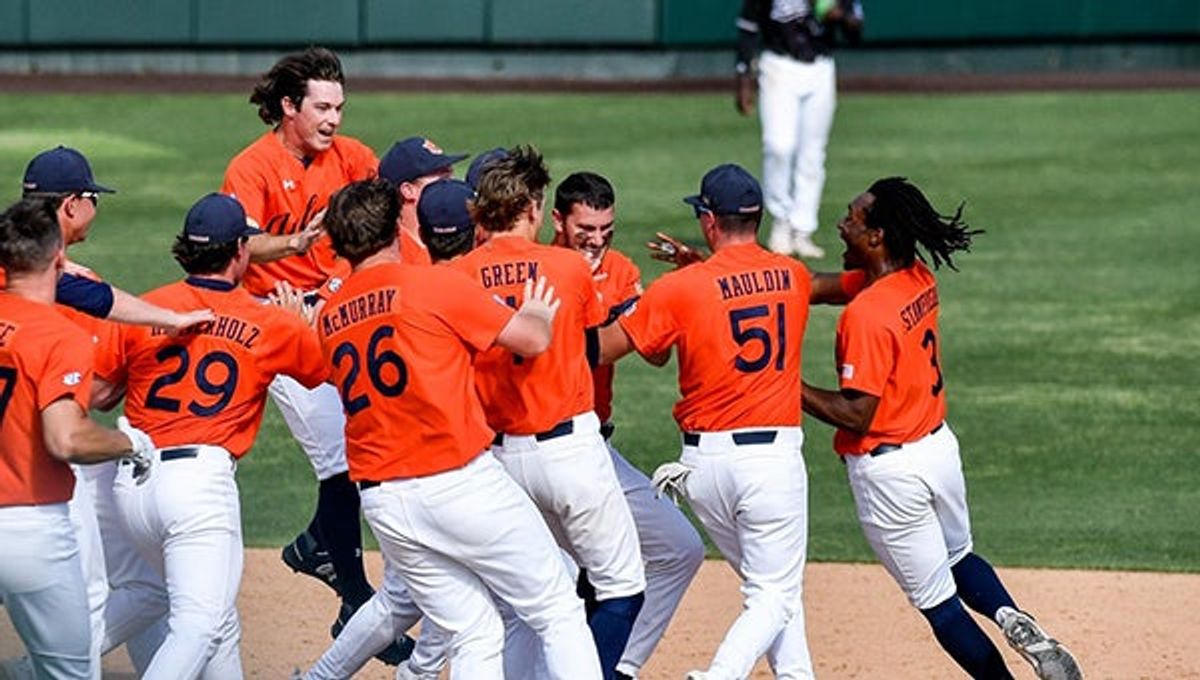 Bulldogs blow big lead, lose series finale to Auburn
