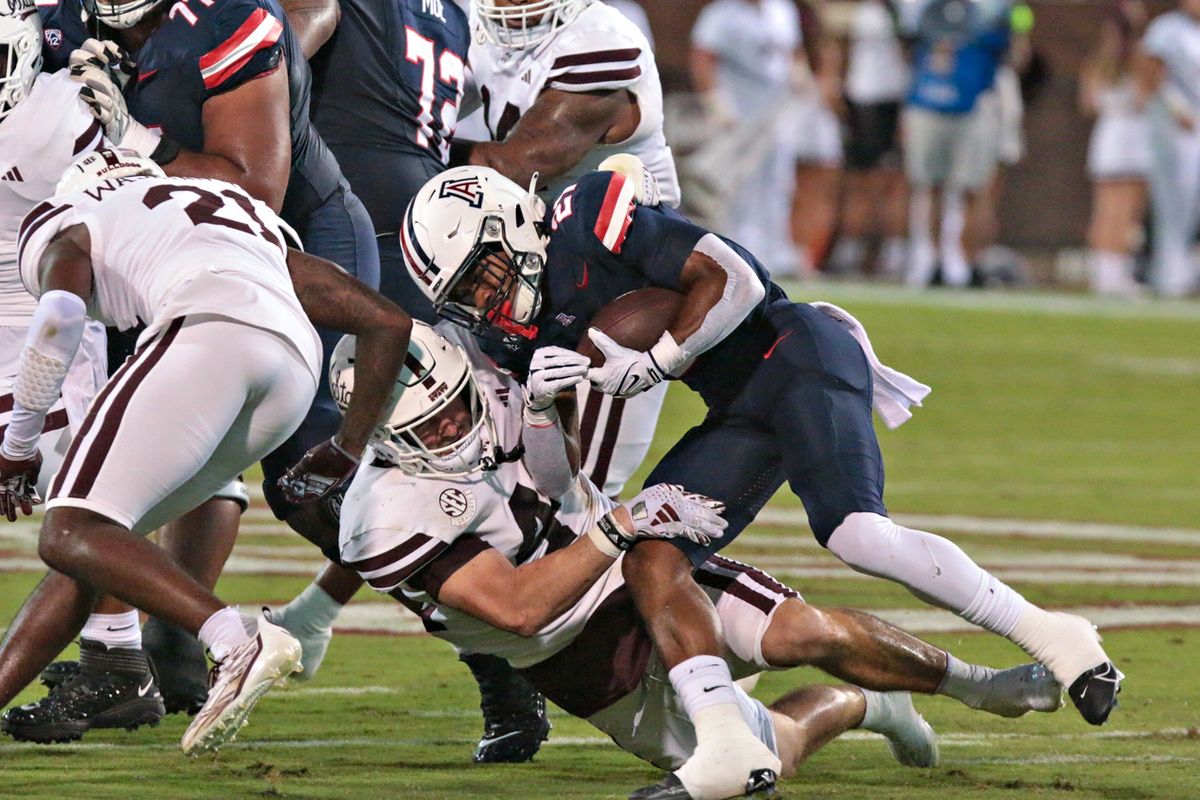 Replay review helps Bulldogs hang on in overtime against Arizona