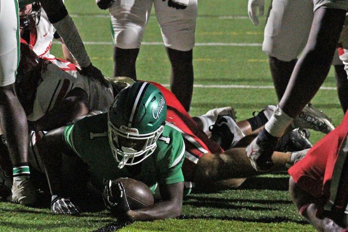 Maxey's late TD pass to McKnight lifts Gators over Florence