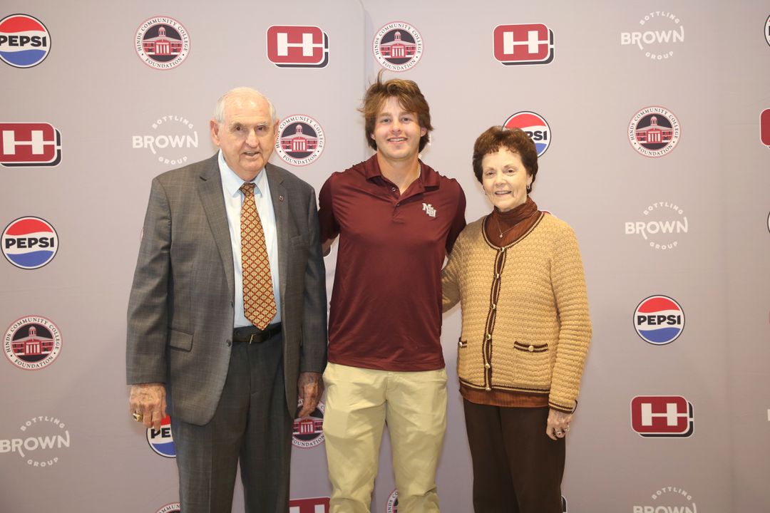 Hinds CC honors Foundation scholarship recipients on Vicksburg Campus