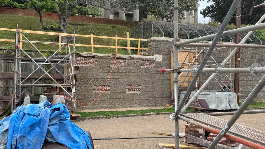 Construction won’t slow down the Old Court House spring flea market