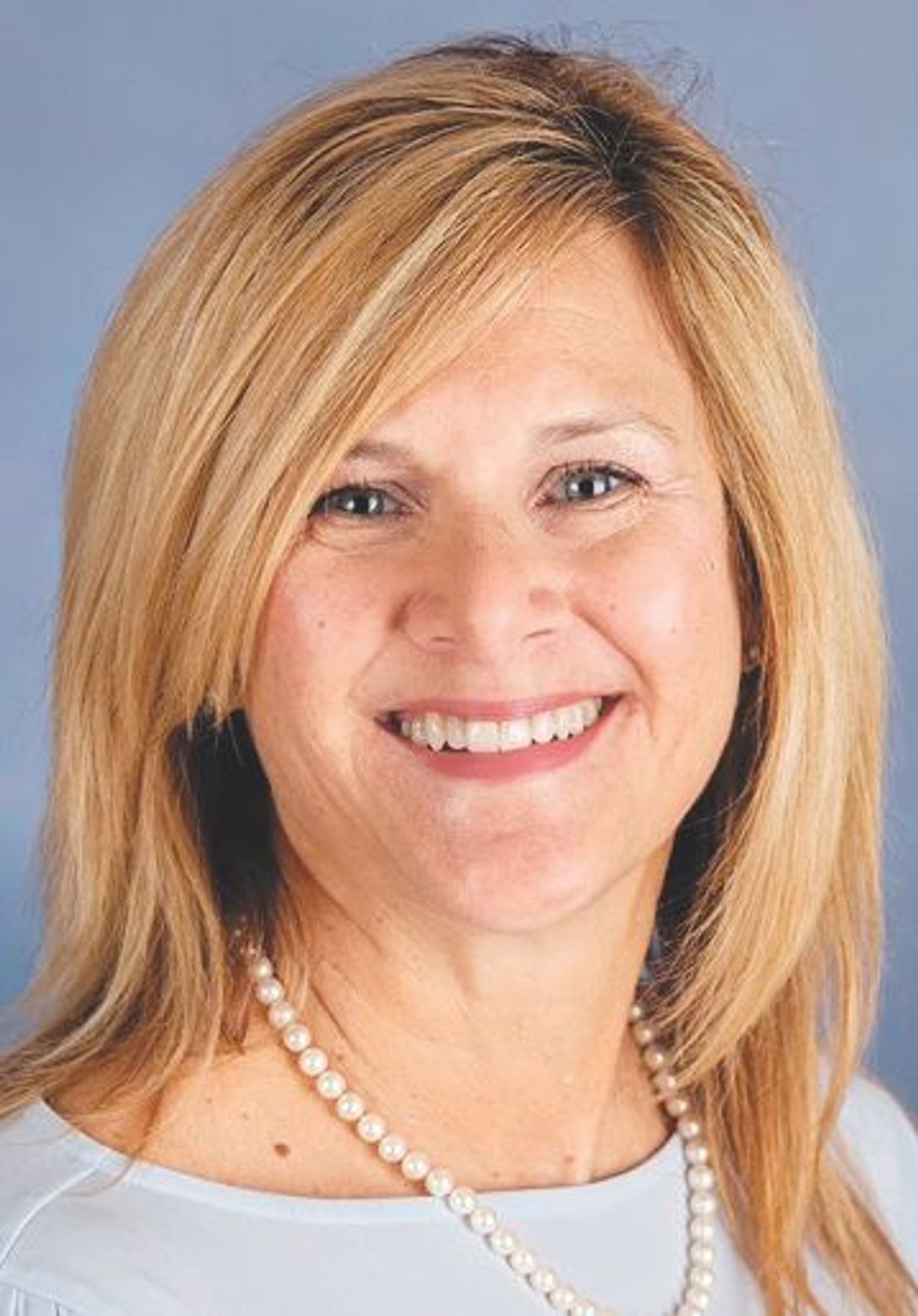 Lisa Hayes honored as Main Street Champion
