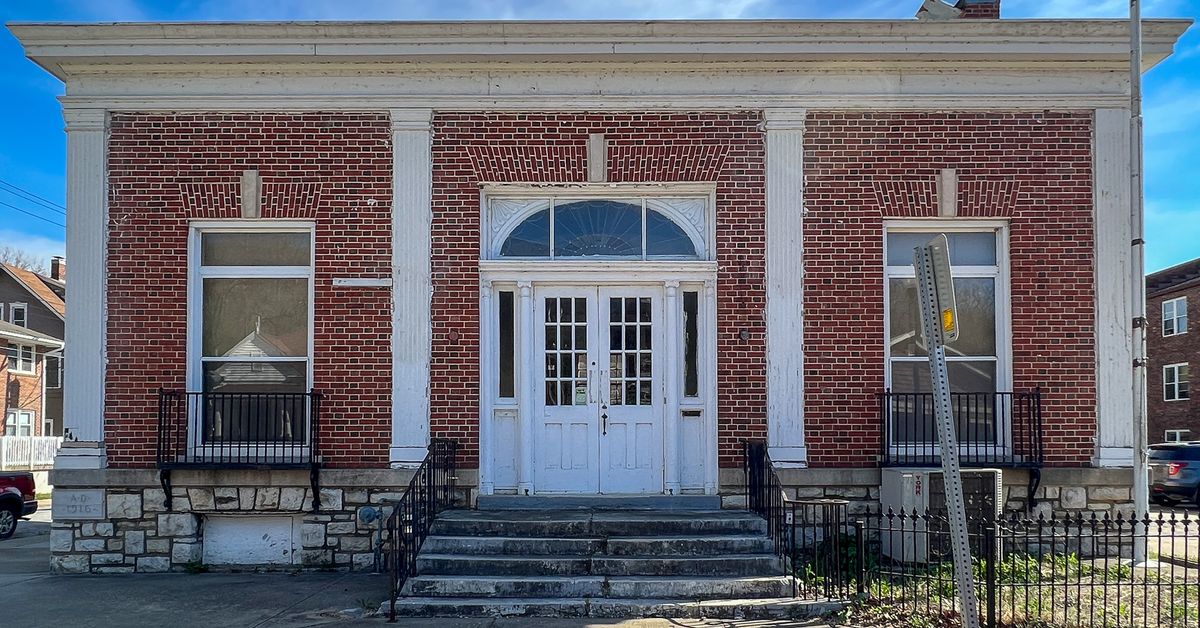 Turning the Page: The Story of Excelsior Springs' Carnegie L...