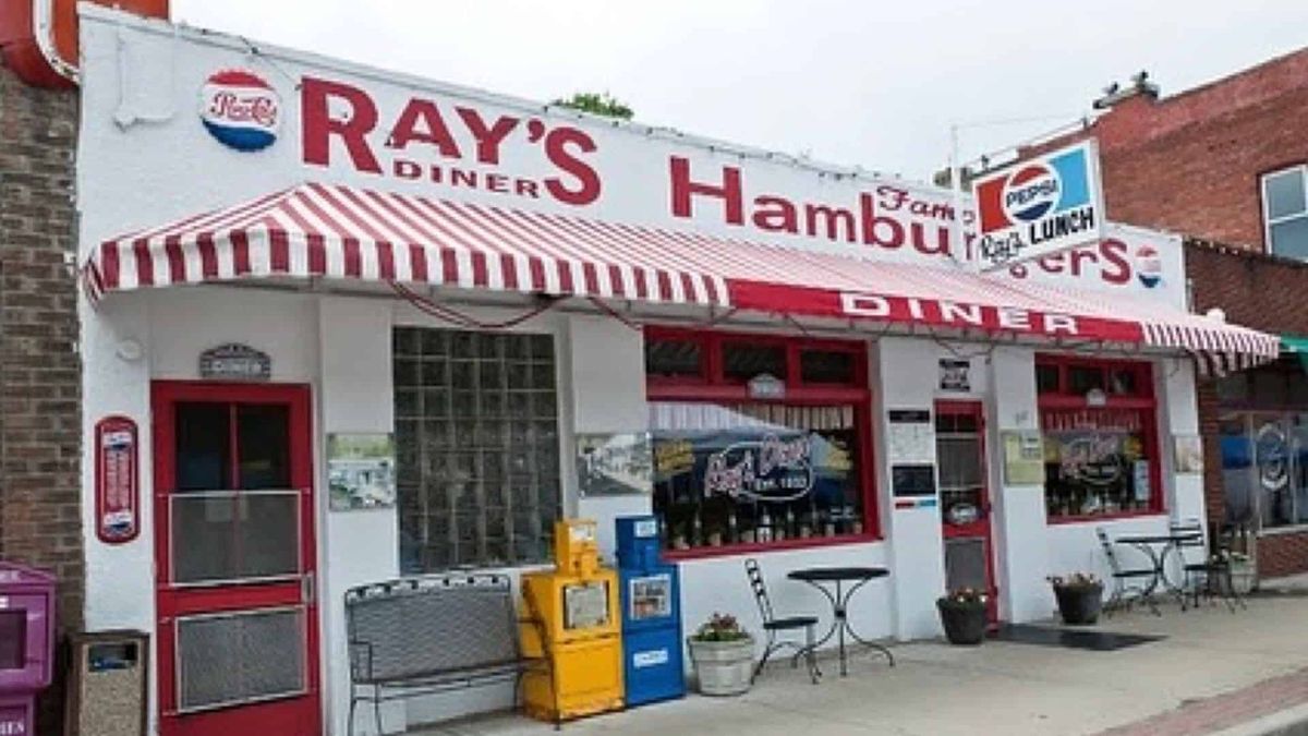 Ray's Lunch, a Downtown Staple That Still Gets It Right