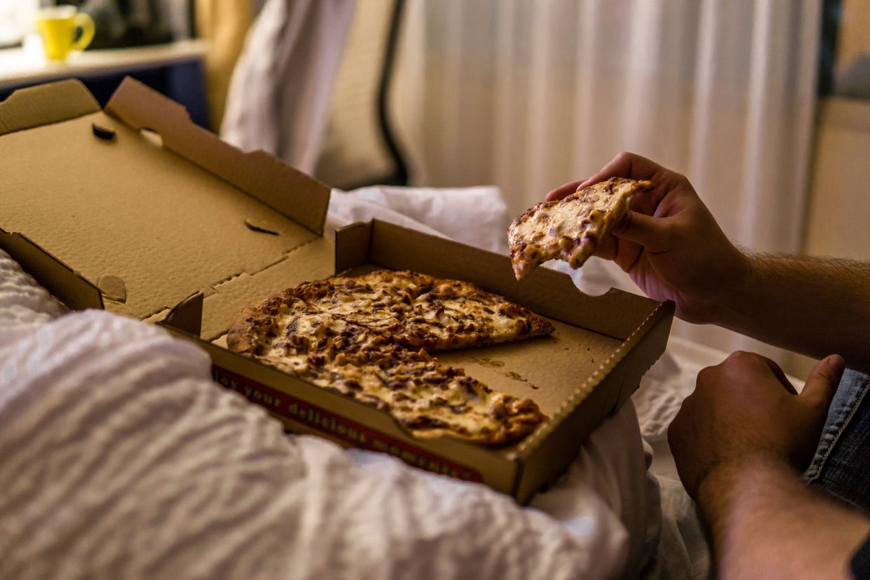 The late-night eating habit that may throw your gut health i...